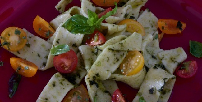 pasta with basil sauce | haligonia.ca